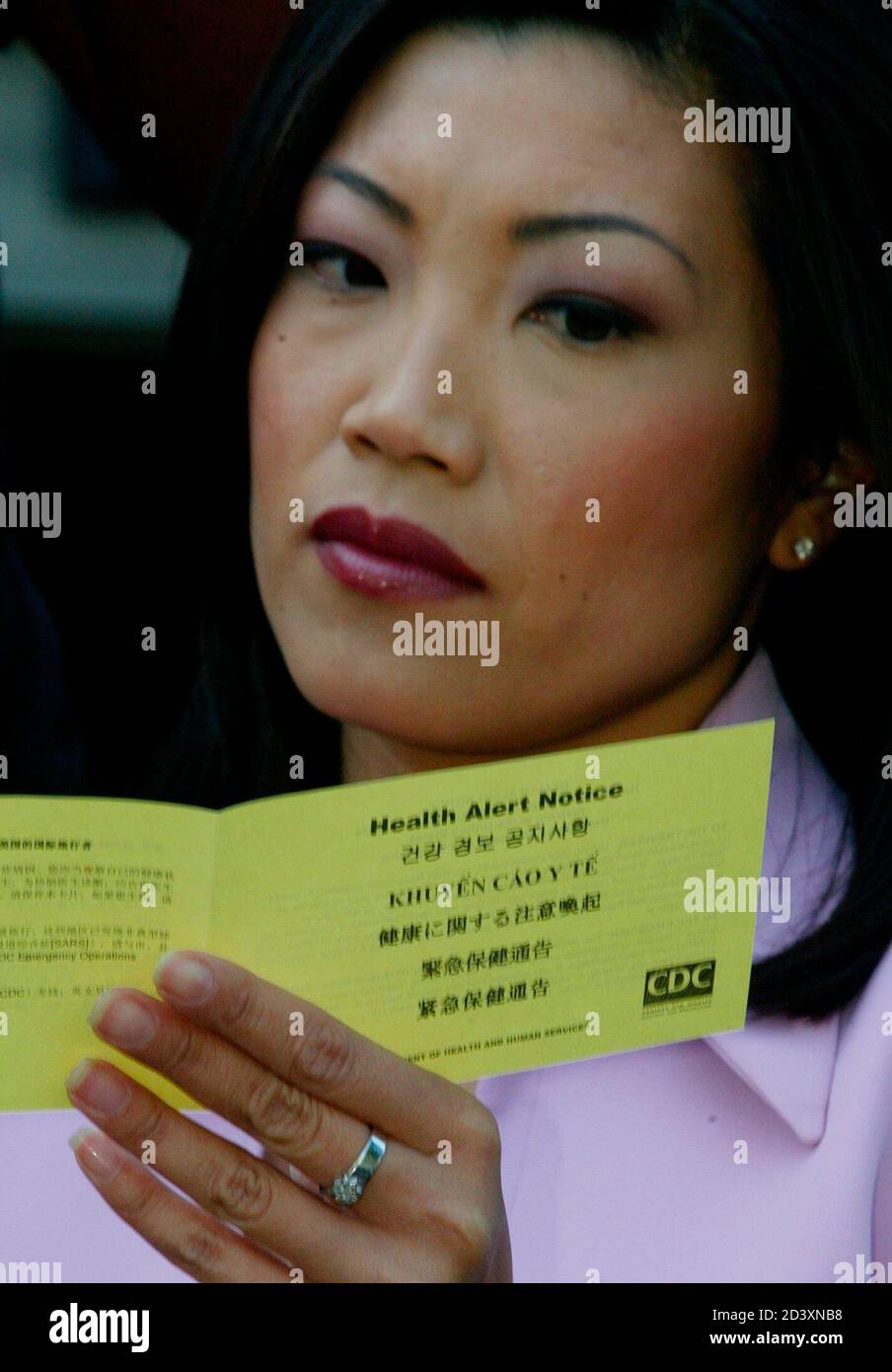 Asian tv reporter hi-res stock photography and images - Alamy