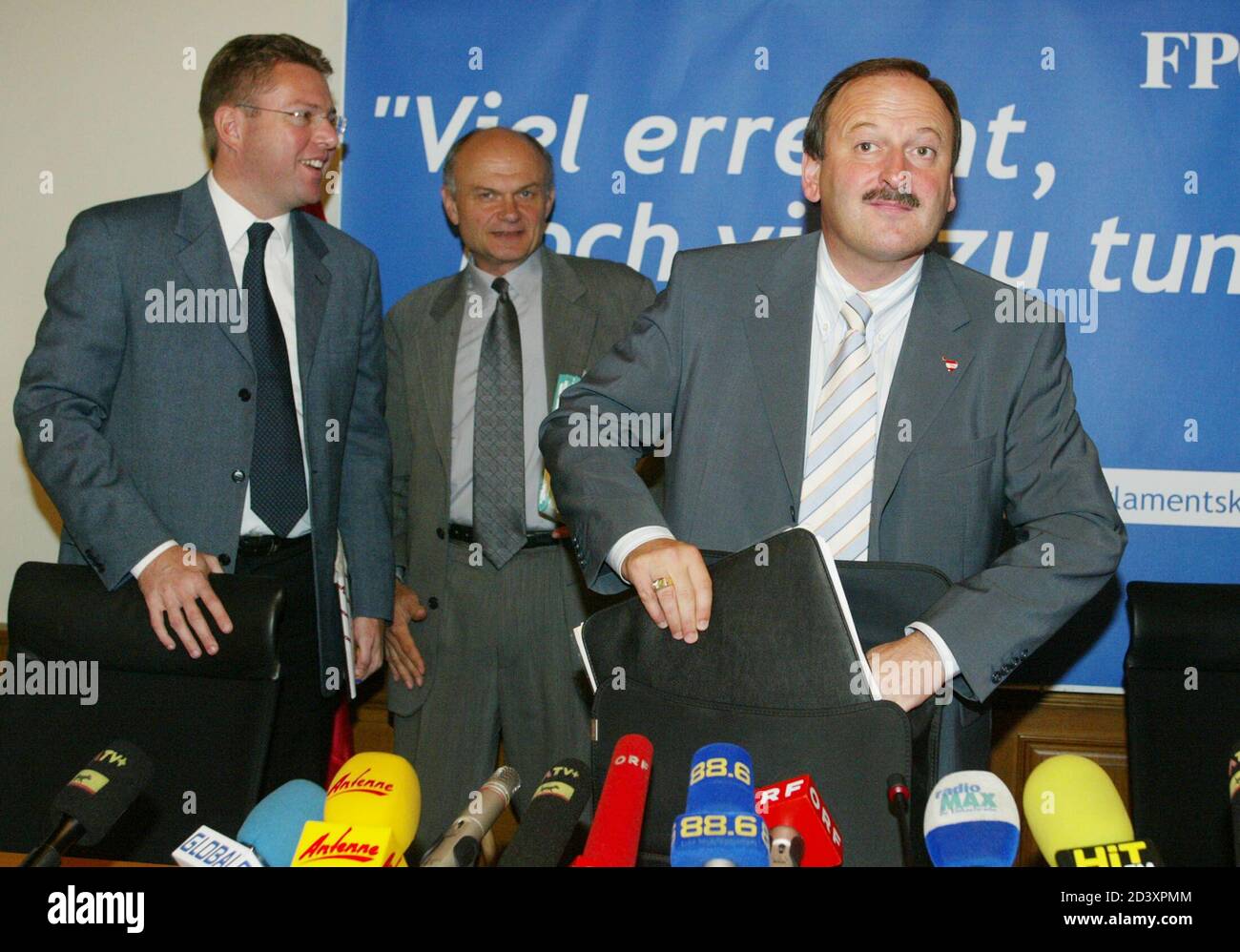 Forschung rund hi-res stock photography and images - Alamy