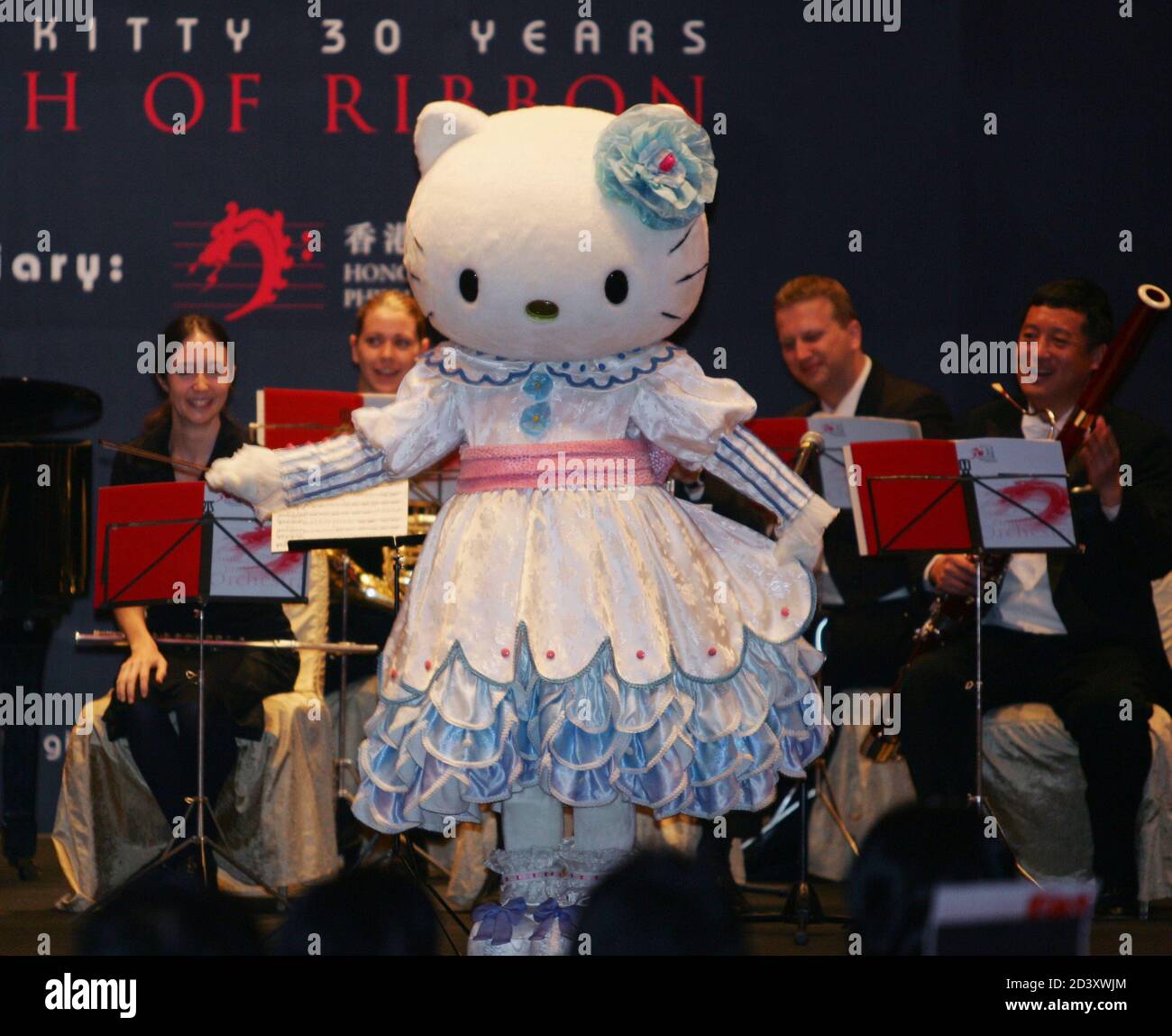 Hello kitty figure hi-res stock photography and images - Alamy