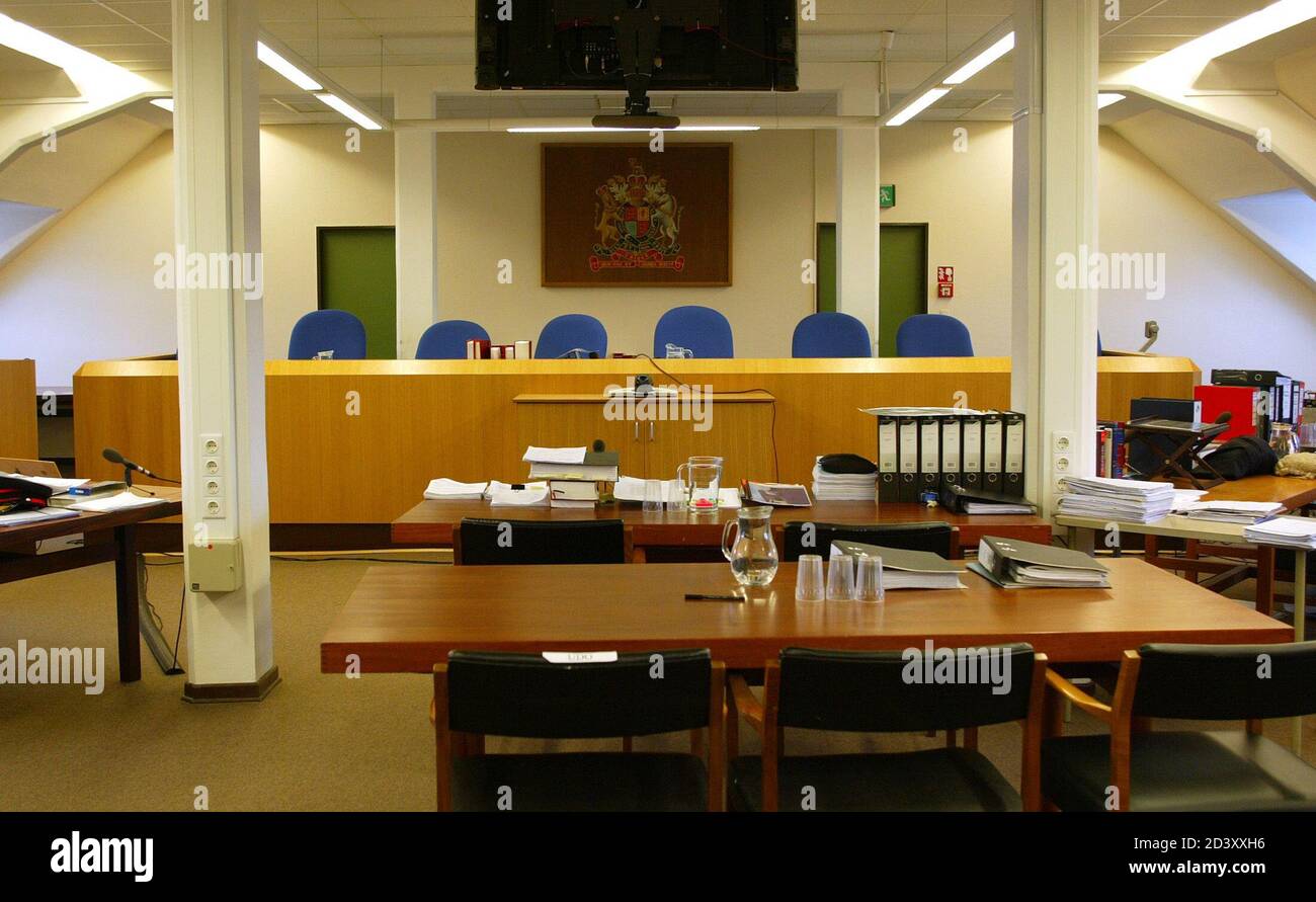 British soldiers iraq basra 2003 hi-res stock photography and images ...