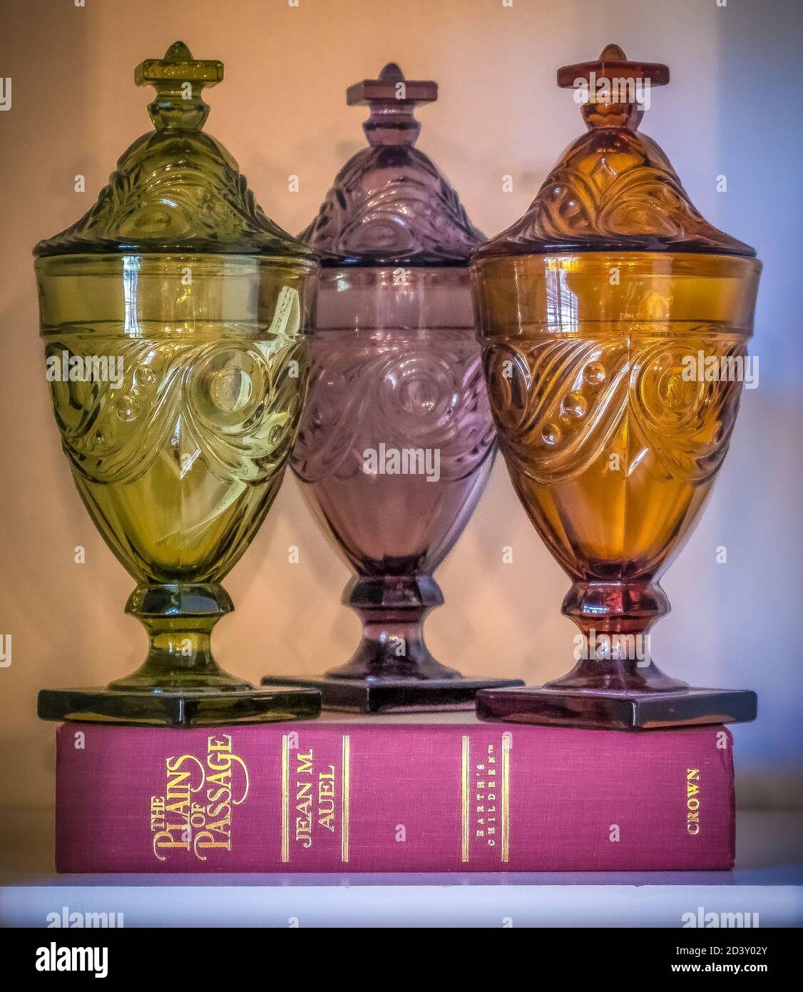 Antique collectible glass hi-res stock photography and images - Alamy