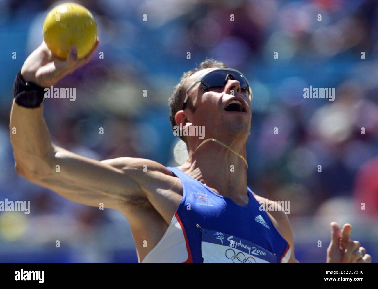Athletics sydney olympics 2000 decathlon hi-res stock photography and ...