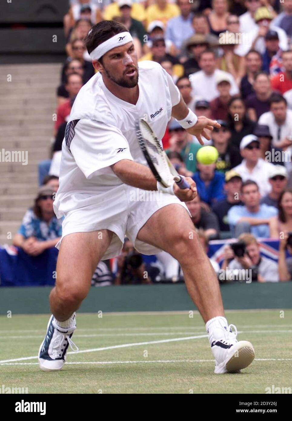 Goran ivanisevic 2001 wimbledon hi-res stock photography and images - Alamy