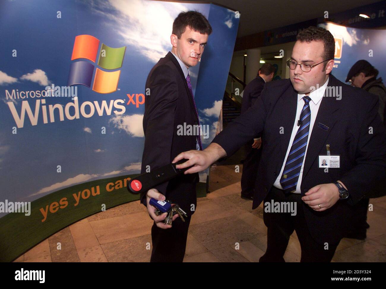 Microsoft windows xp operating system hi-res stock photography and ...
