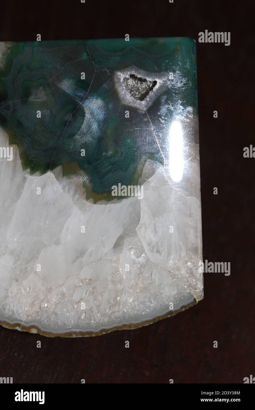 Healing crystal green hi-res stock photography and images - Alamy