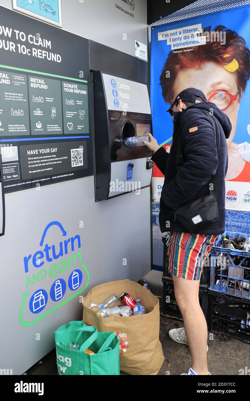 Return and earn machine hi-res stock photography and images - Alamy