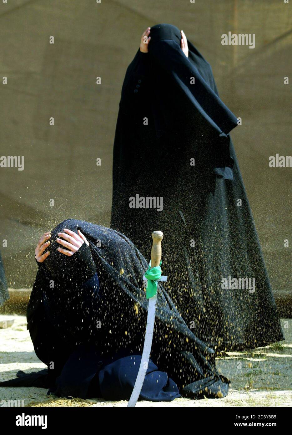 Crescent sword hi-res stock photography and images - Alamy