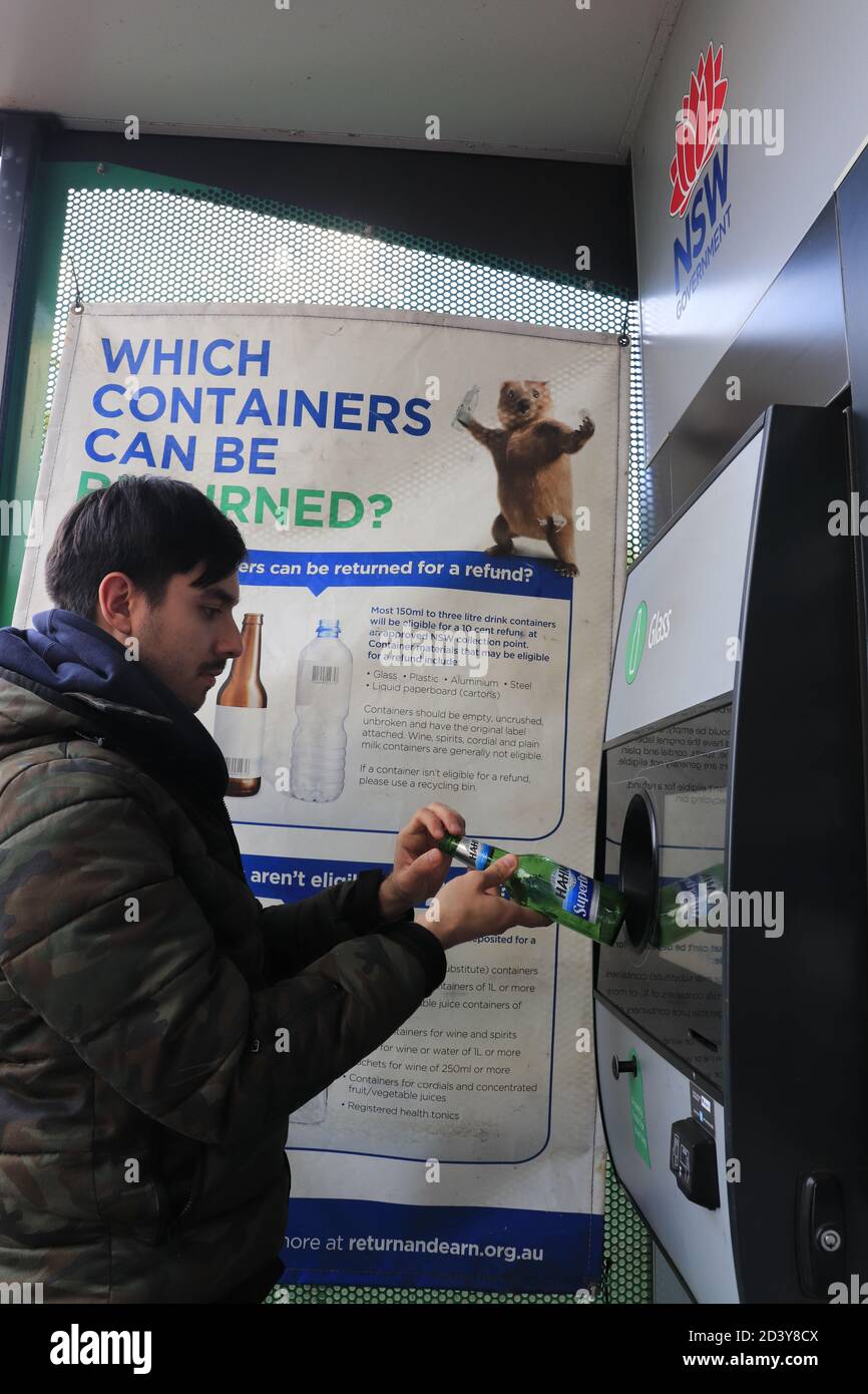 Recycling machine return bottle hi-res stock photography and images - Alamy