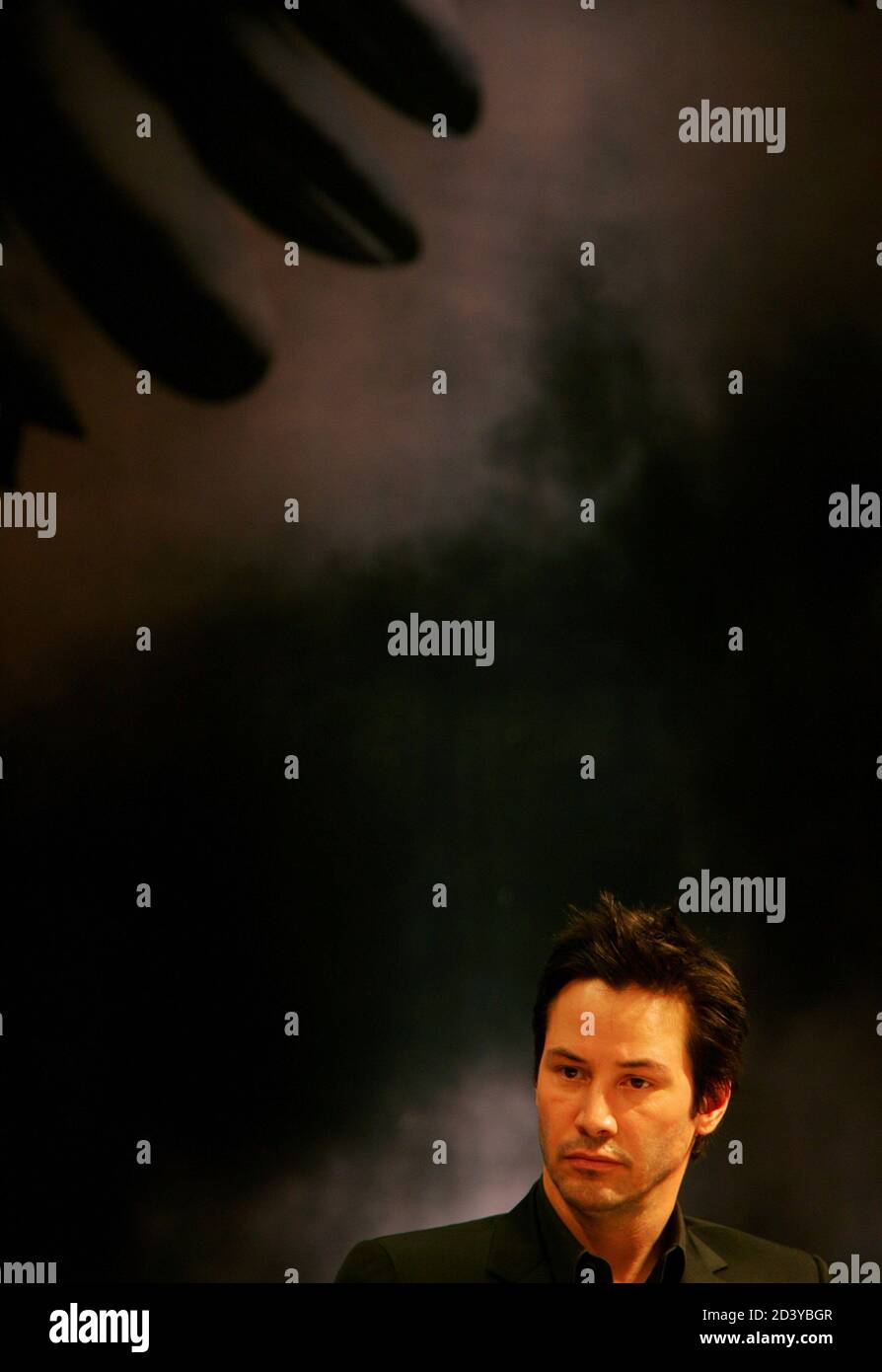 Constantine 2005 keanu reeves hi-res stock photography and images - Alamy
