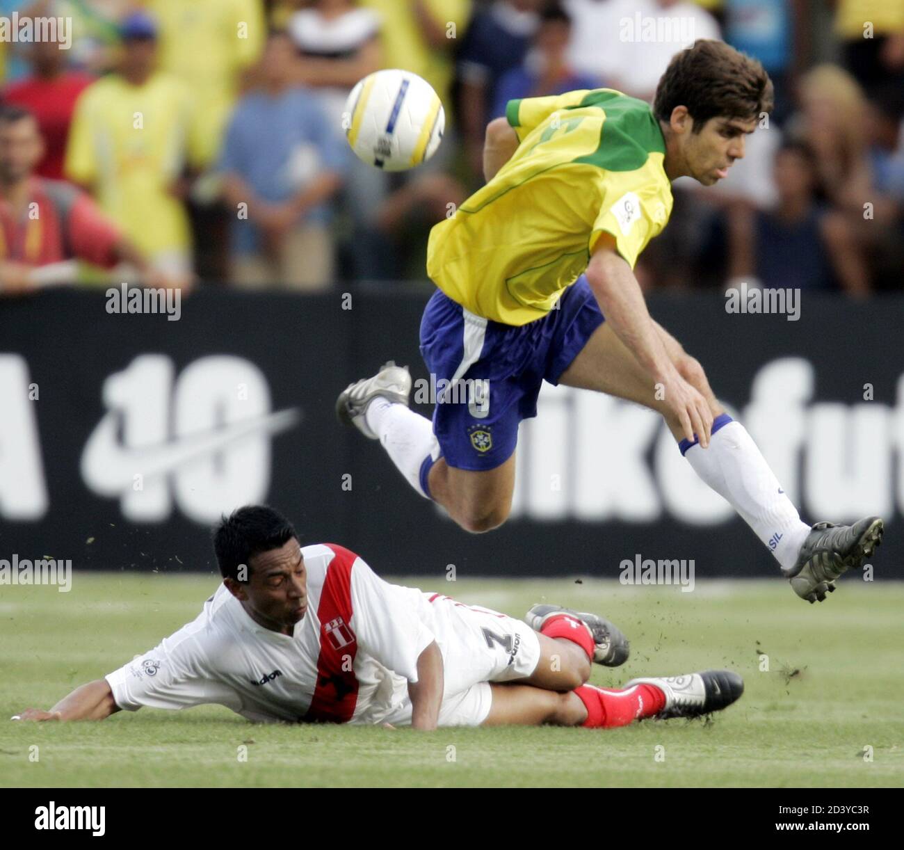 Brazils juninho pernambucano hi-res stock photography and images - Alamy