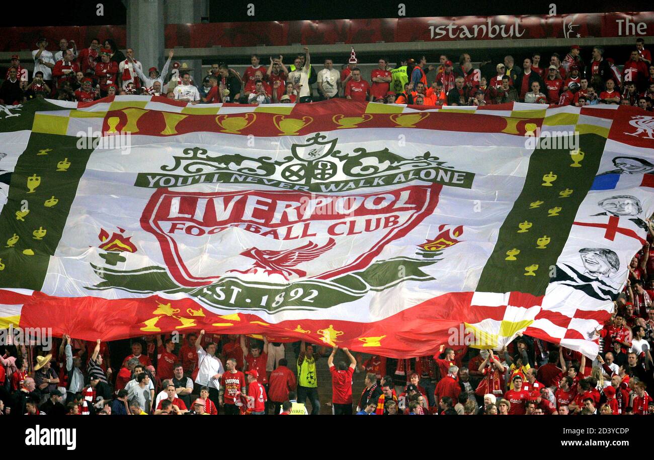 Ataturk olympic stadium liverpool fans hi-res stock photography and ...