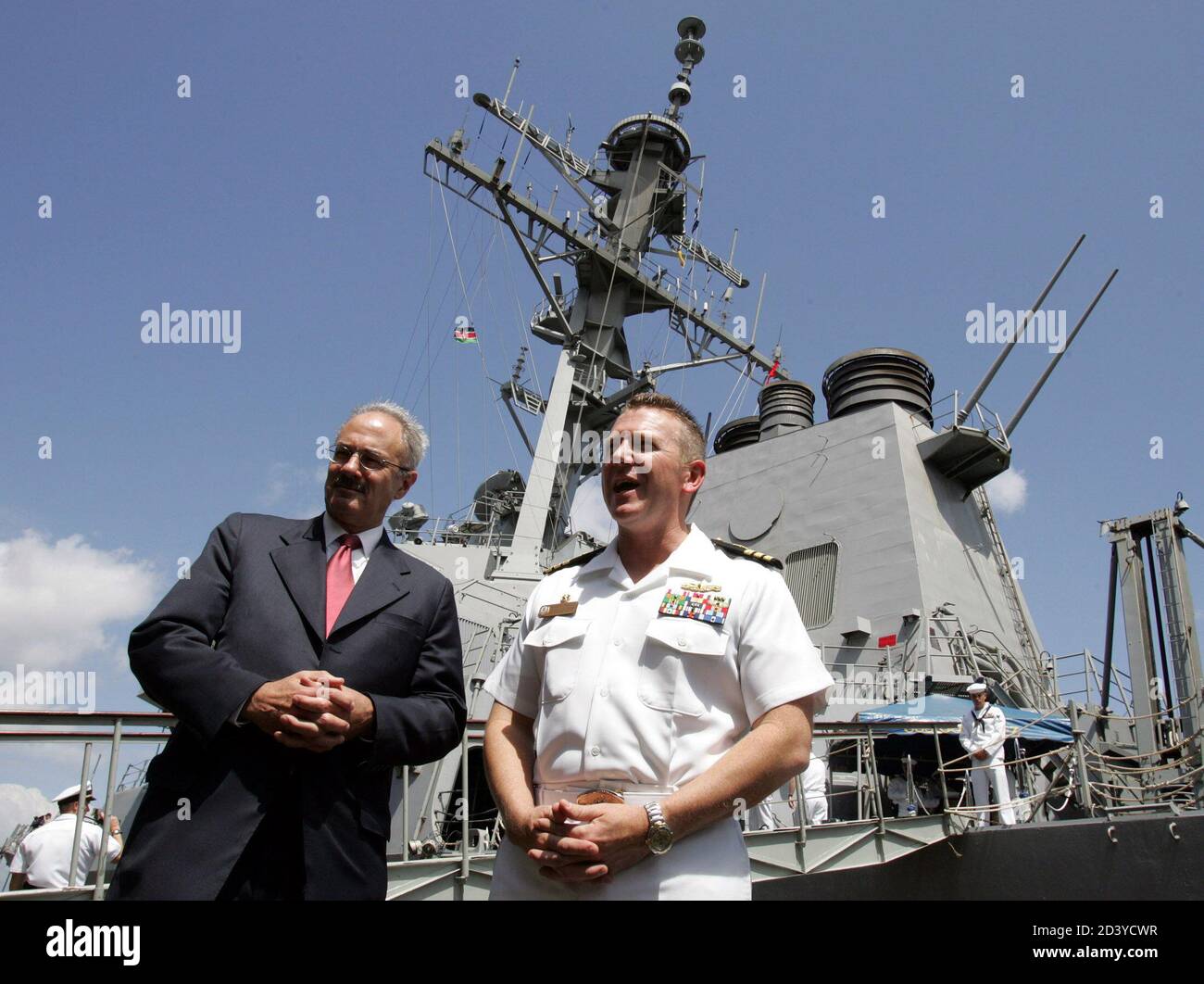 Uss gonzalez hi-res stock photography and images - Alamy