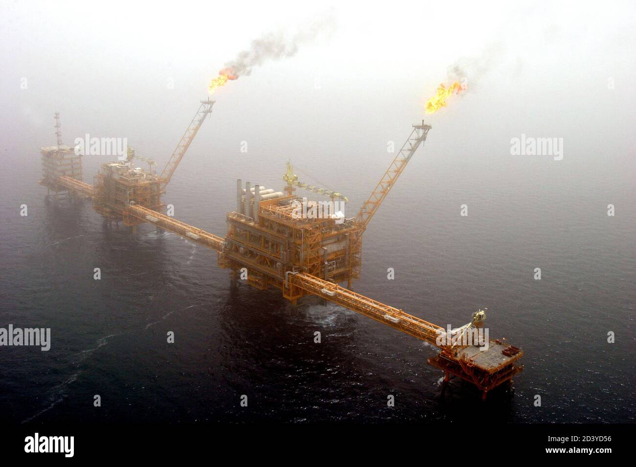 Oil Production Iran High Resolution Stock Photography and Images - Alamy