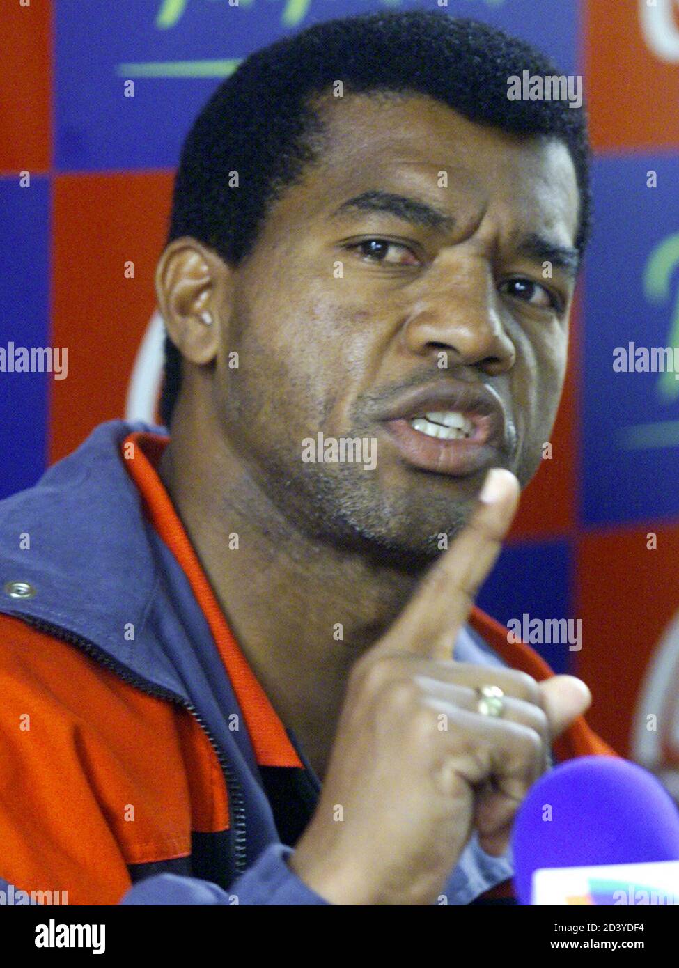 Coach peruvian national soccer team hi-res stock photography and images ...