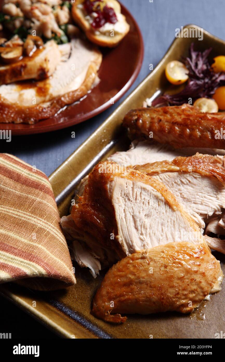 Thanksgiving turkey platter hi-res stock photography and images - Alamy