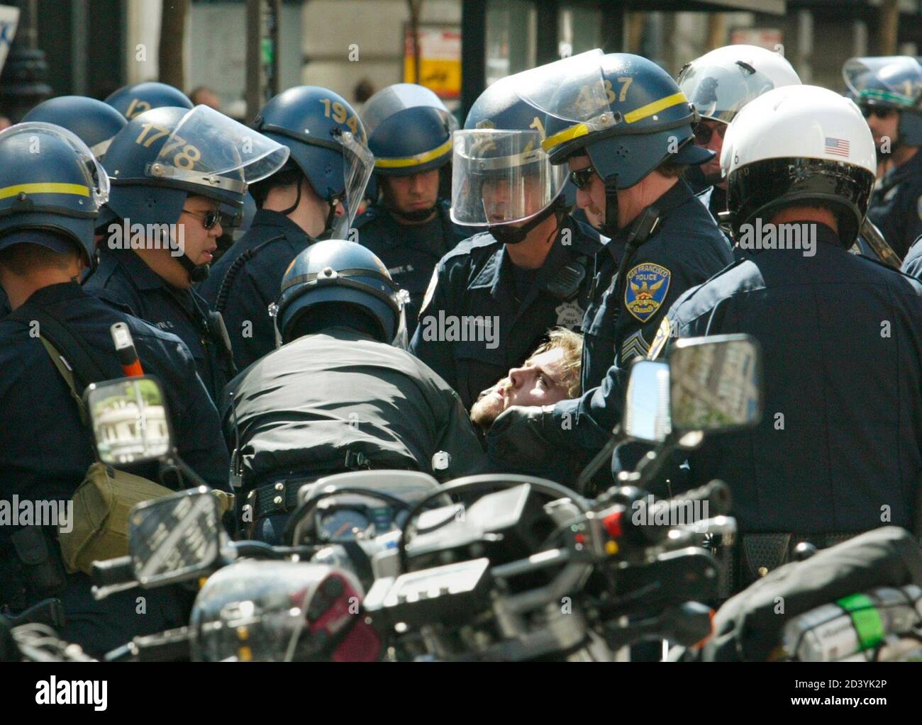 Headlock police hi-res stock photography and images - Alamy