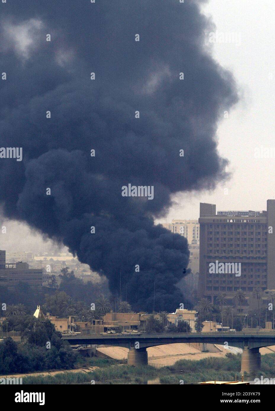 Plume of black smoke bombs hi-res stock photography and images - Alamy