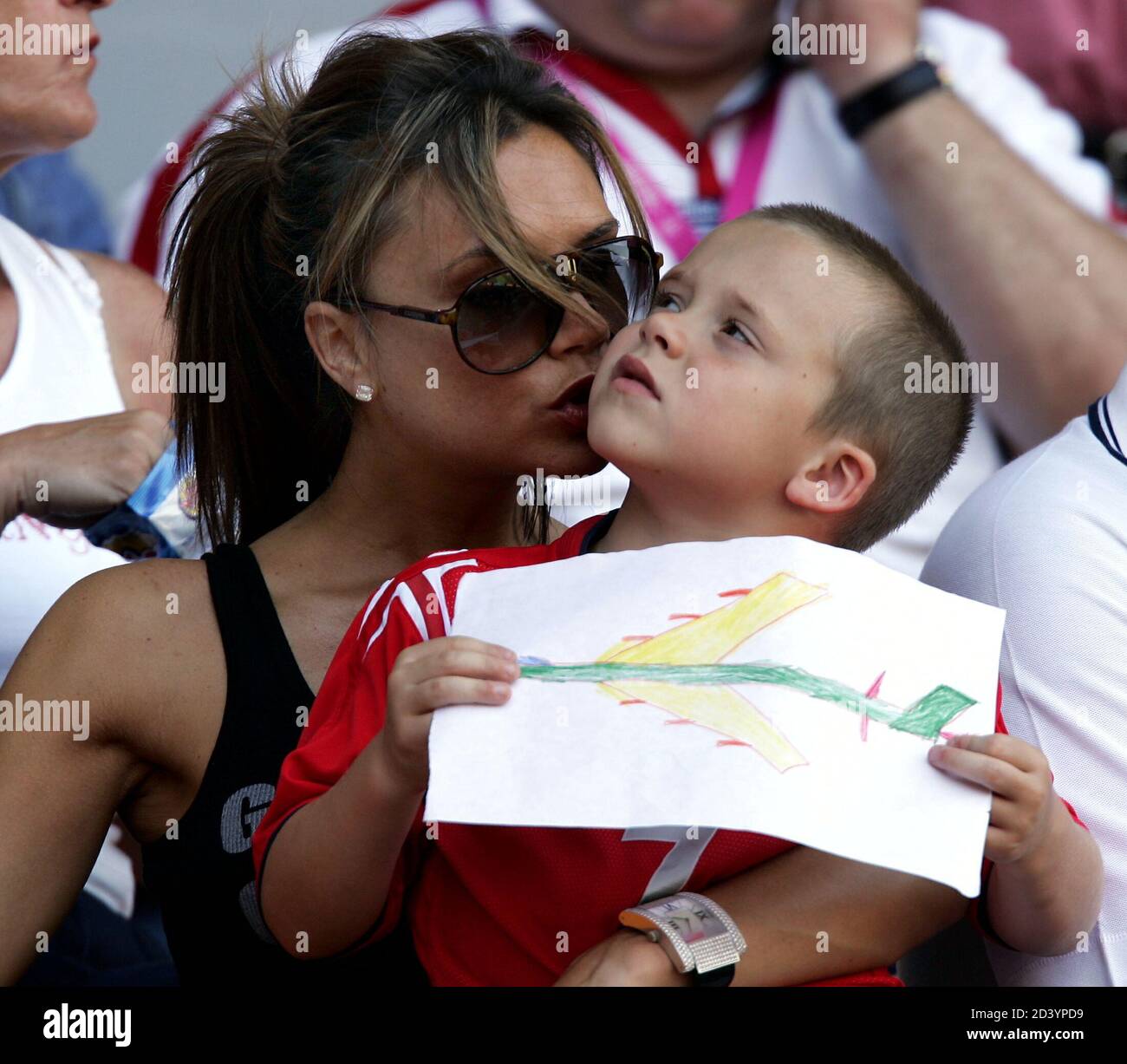 Victoria beckham june 2004 euro hi-res stock photography and images - Alamy