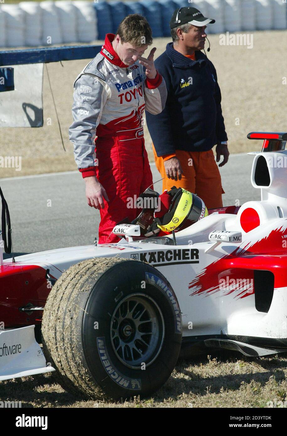 Sliding car f1 hi-res stock photography and images - Alamy