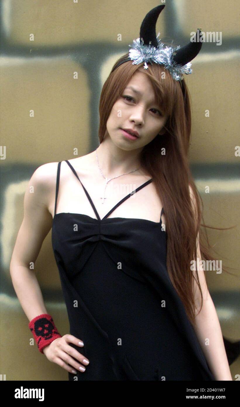 Taiwan singer vivian hsu poses hi-res stock photography and images - Alamy