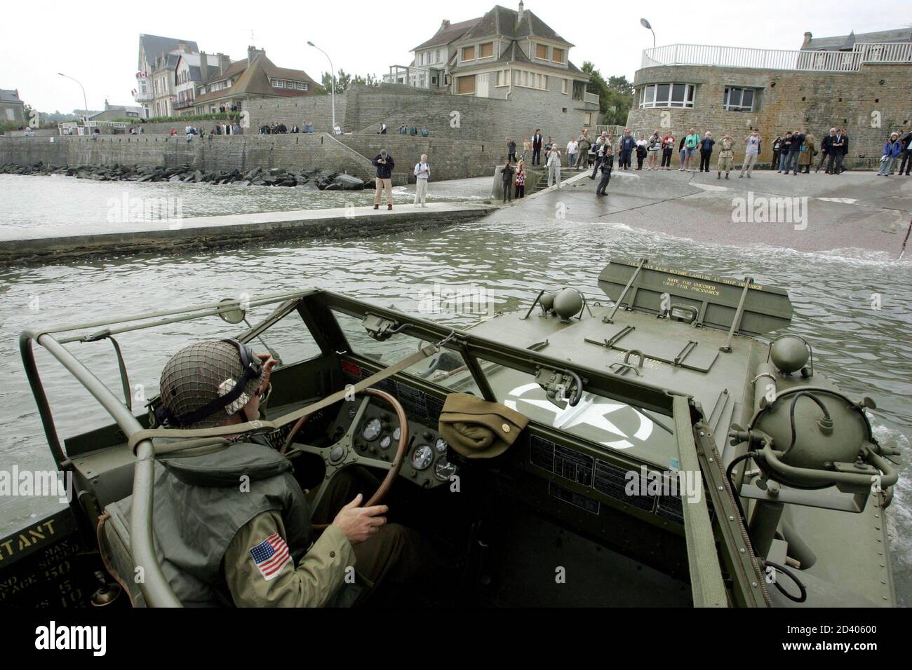 Amphibious landings d day wwii hi-res stock photography and images - Alamy