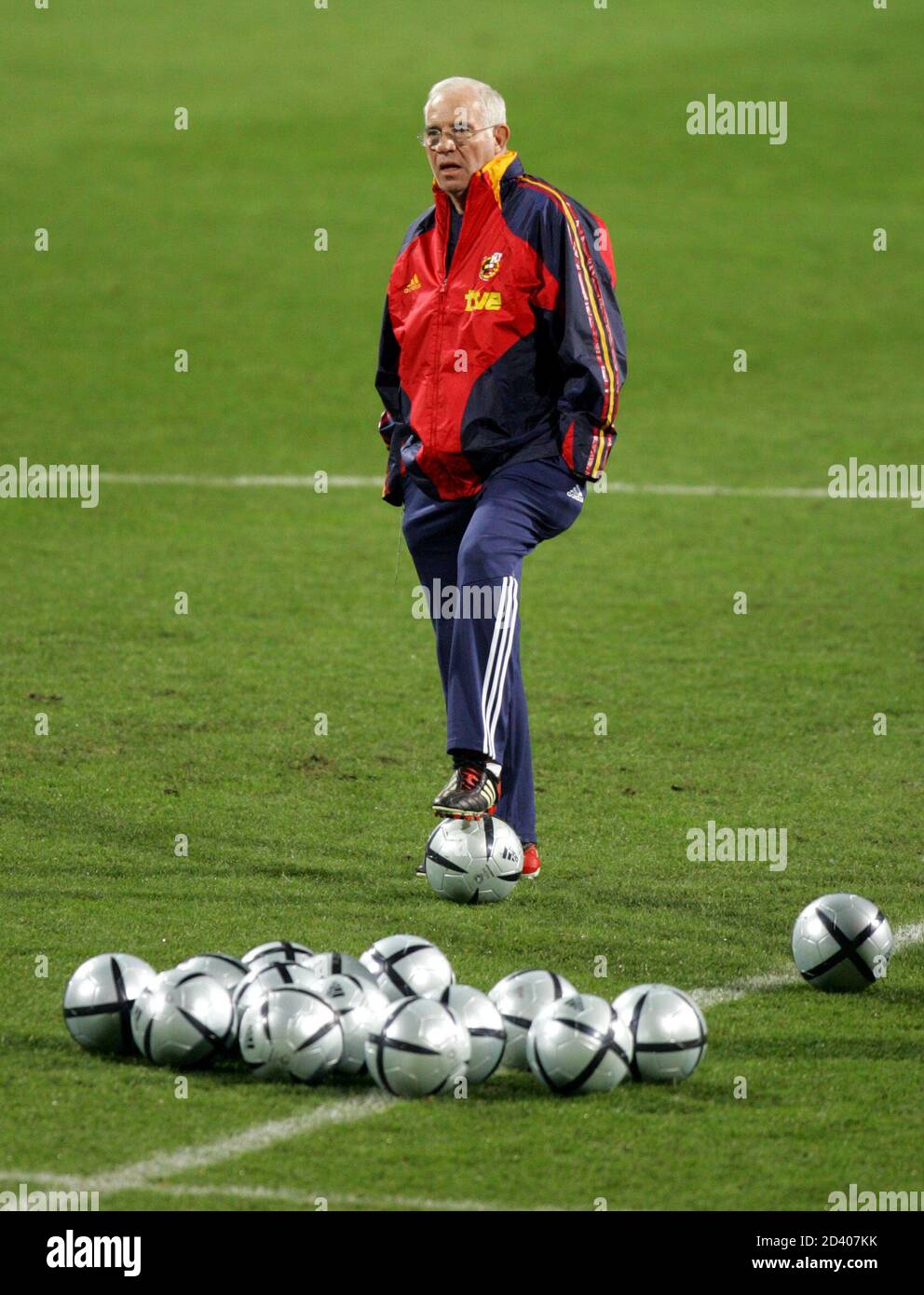 Santiago bernabeu thierry henry hi-res stock photography and images - Alamy