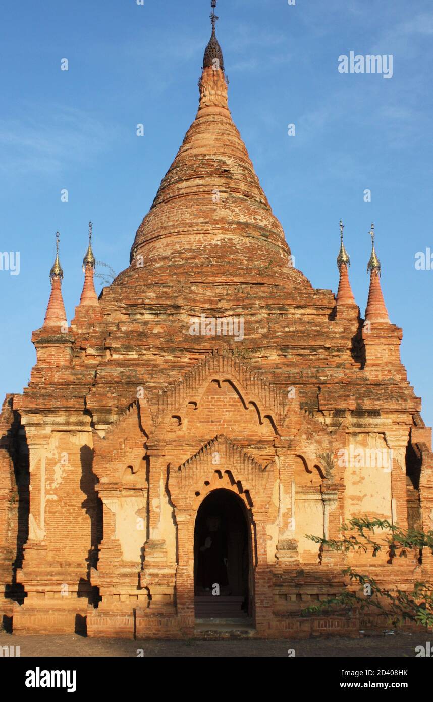 Bagan vacation hi-res stock photography and images - Alamy