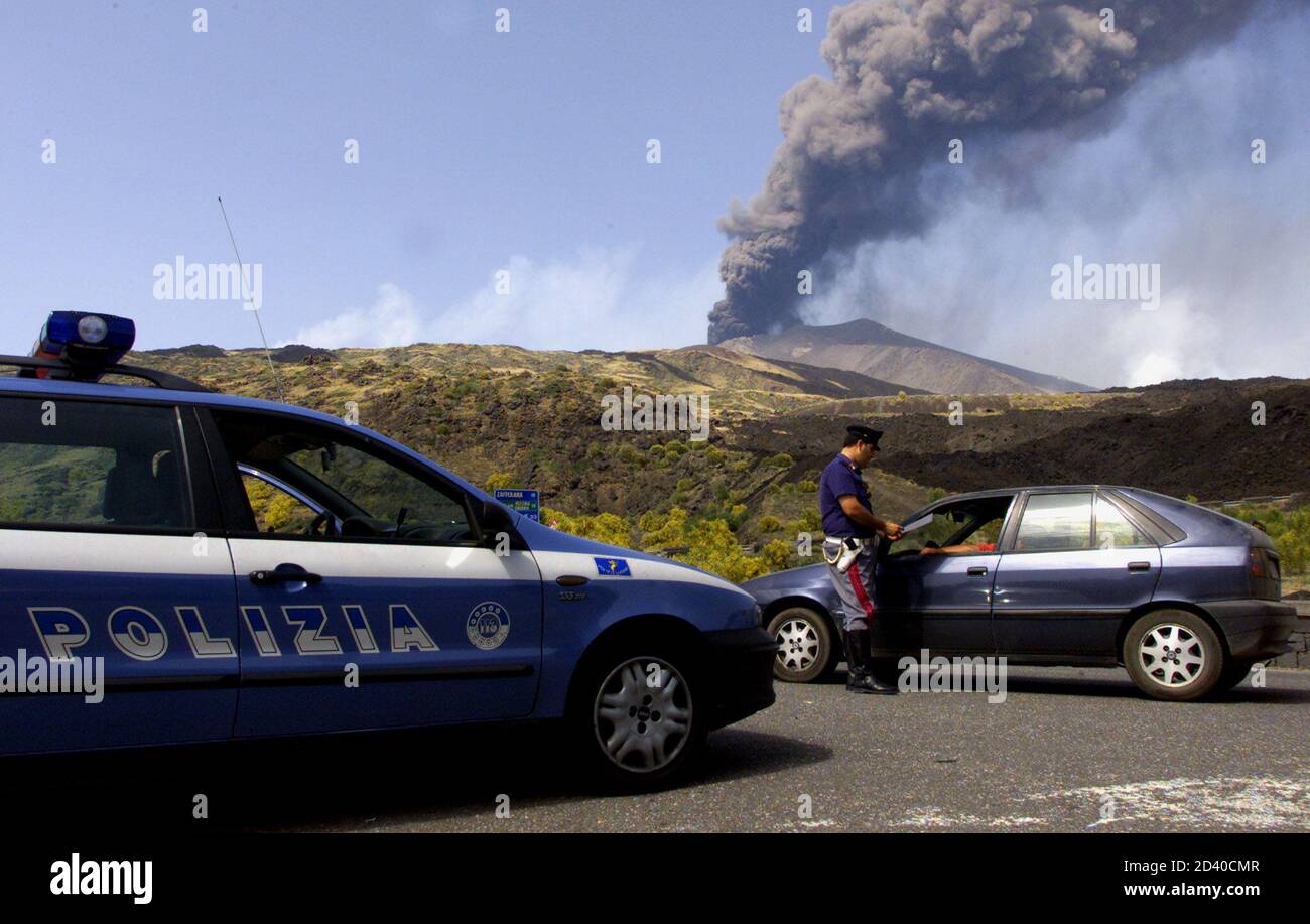 Spitting volcano hi-res stock photography and images - Alamy