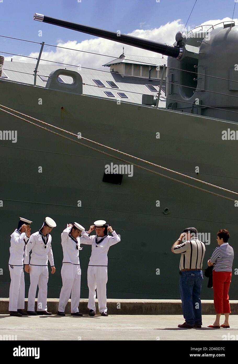 Group of sailors hi-res stock photography and images - Alamy