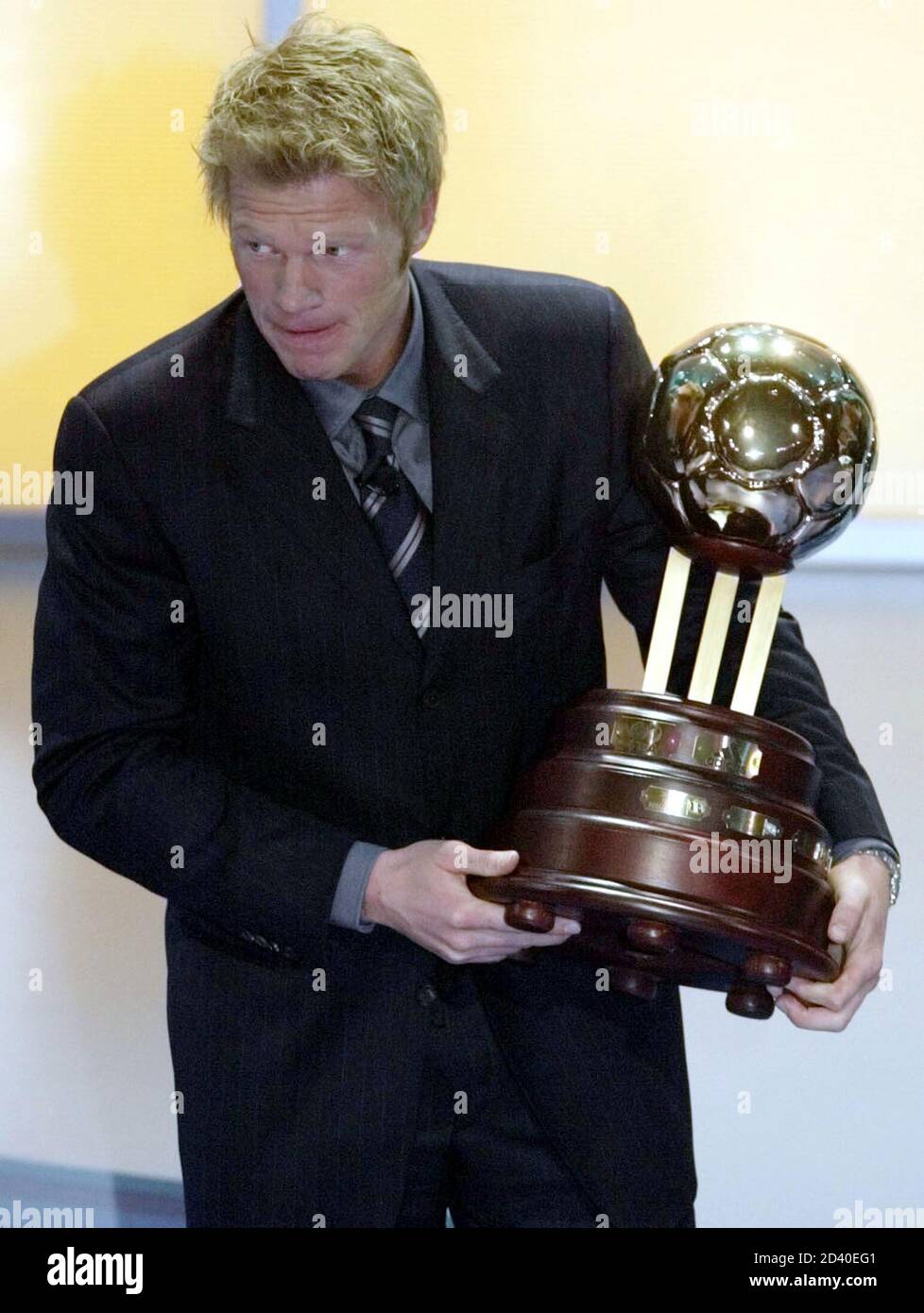 Golden ball world cup award trophy hi-res stock photography and images ...