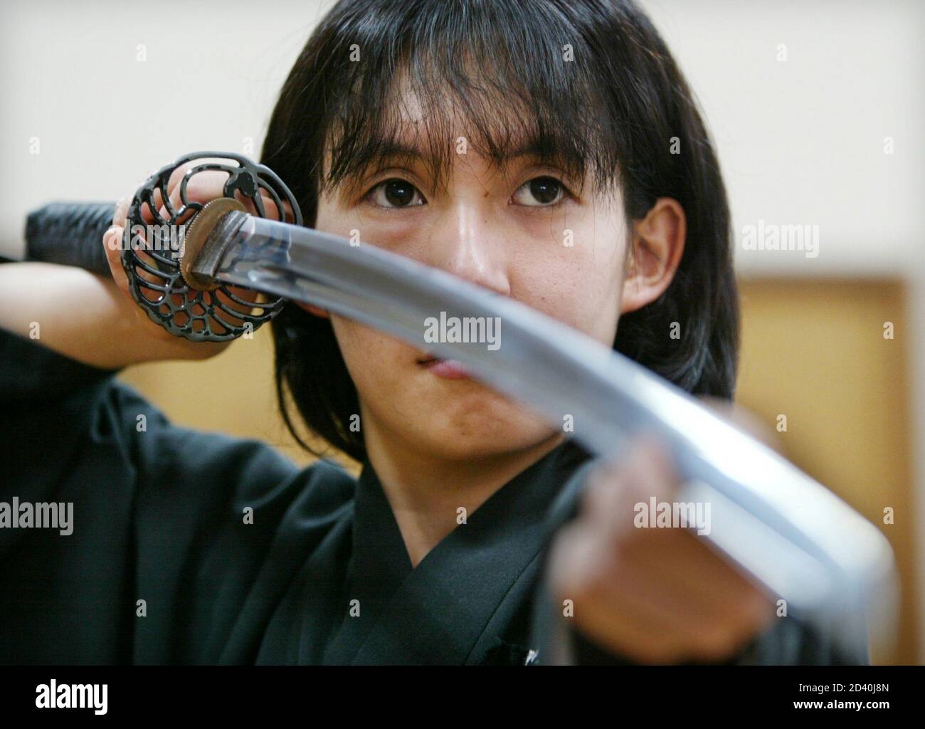 Uma thurman kill bill sword hi-res stock photography and images - Alamy