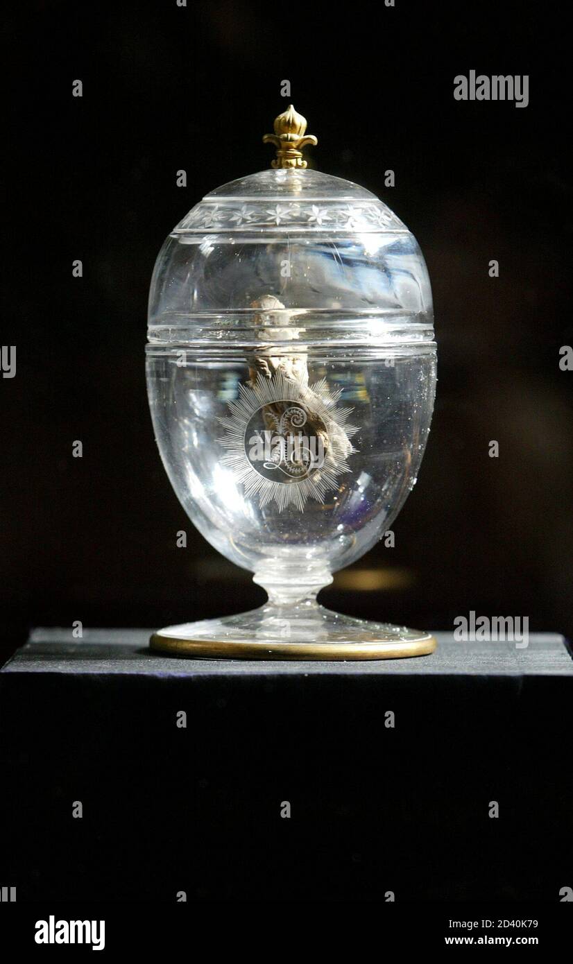 Louis xvii heart hi-res stock photography and images - Alamy