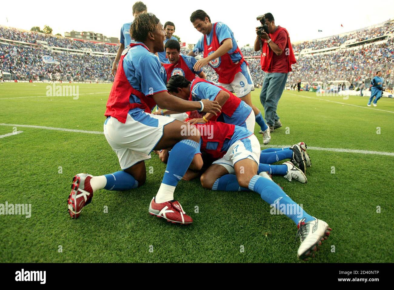 Cruz azul team hi-res stock photography and images - Alamy