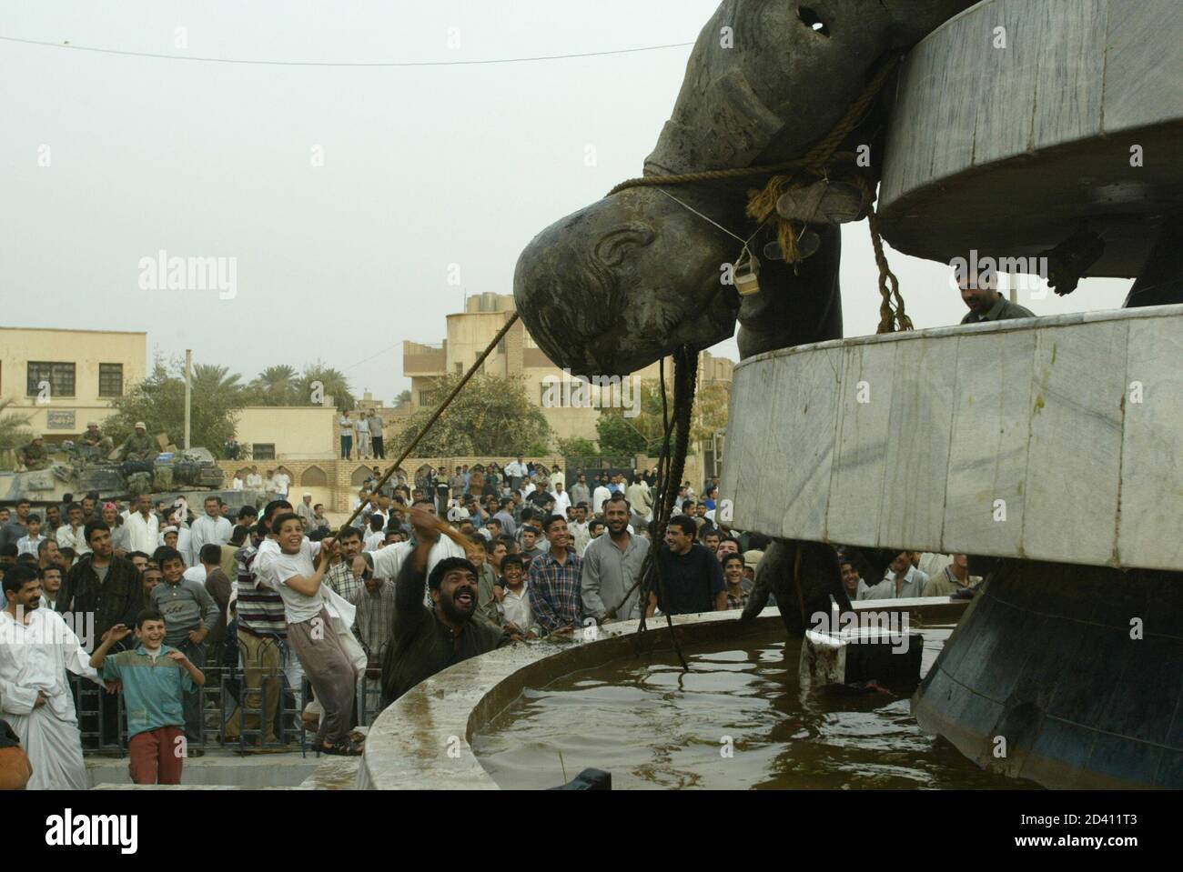 Sadam statue hi-res stock photography and images - Alamy