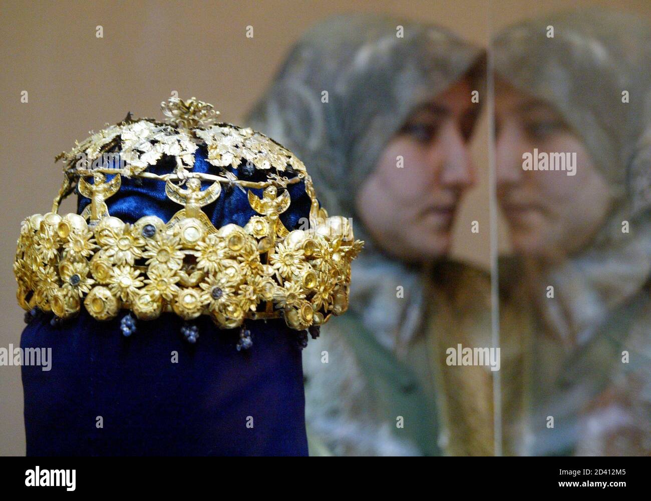 Assyrian crown hi-res stock photography and images - Alamy