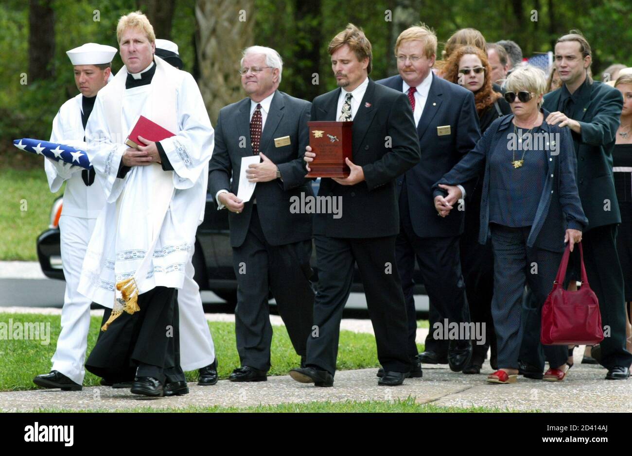 Fallujah cemetery hi-res stock photography and images - Alamy