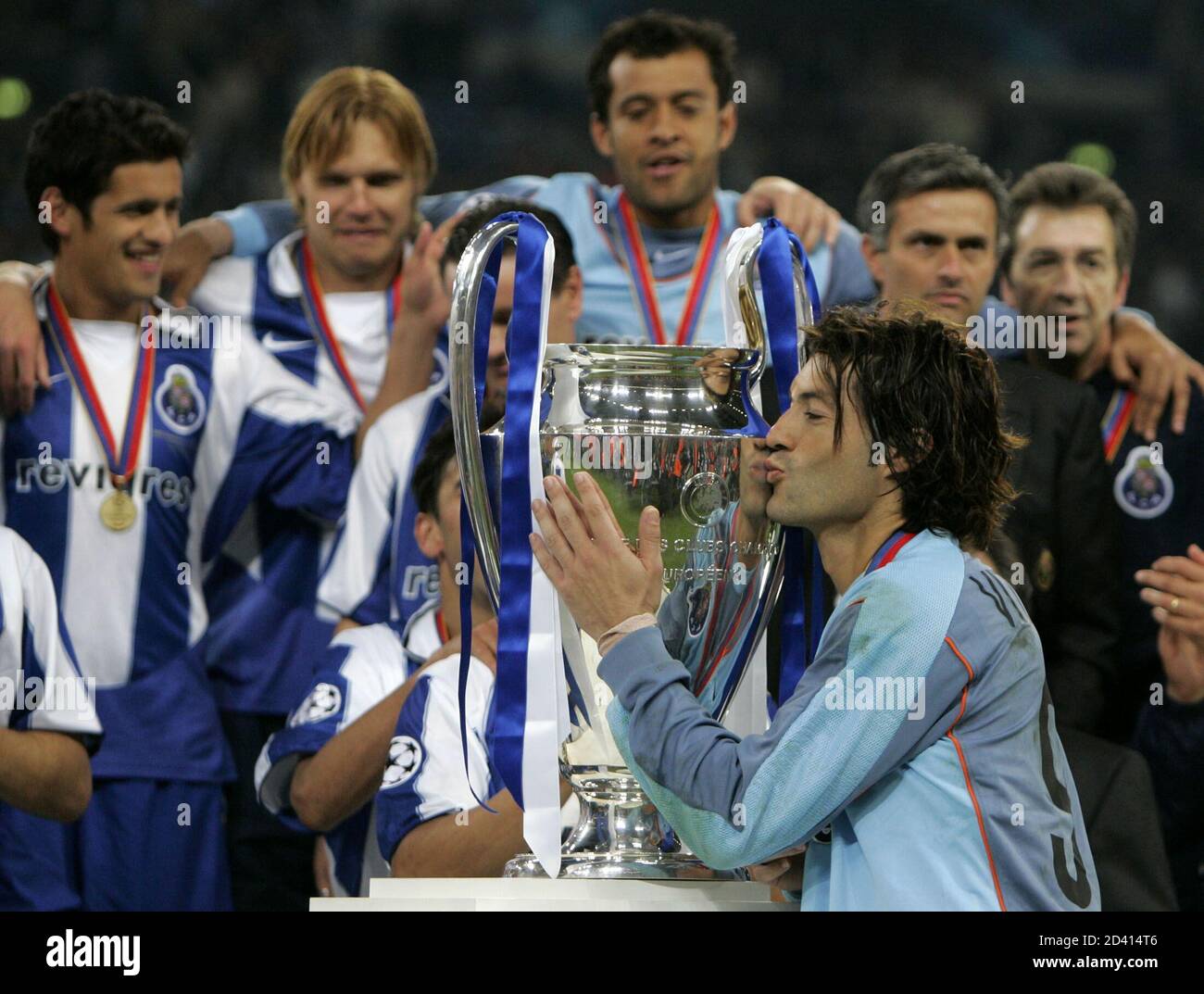 Vitor baia champions league hi-res stock photography and images - Alamy
