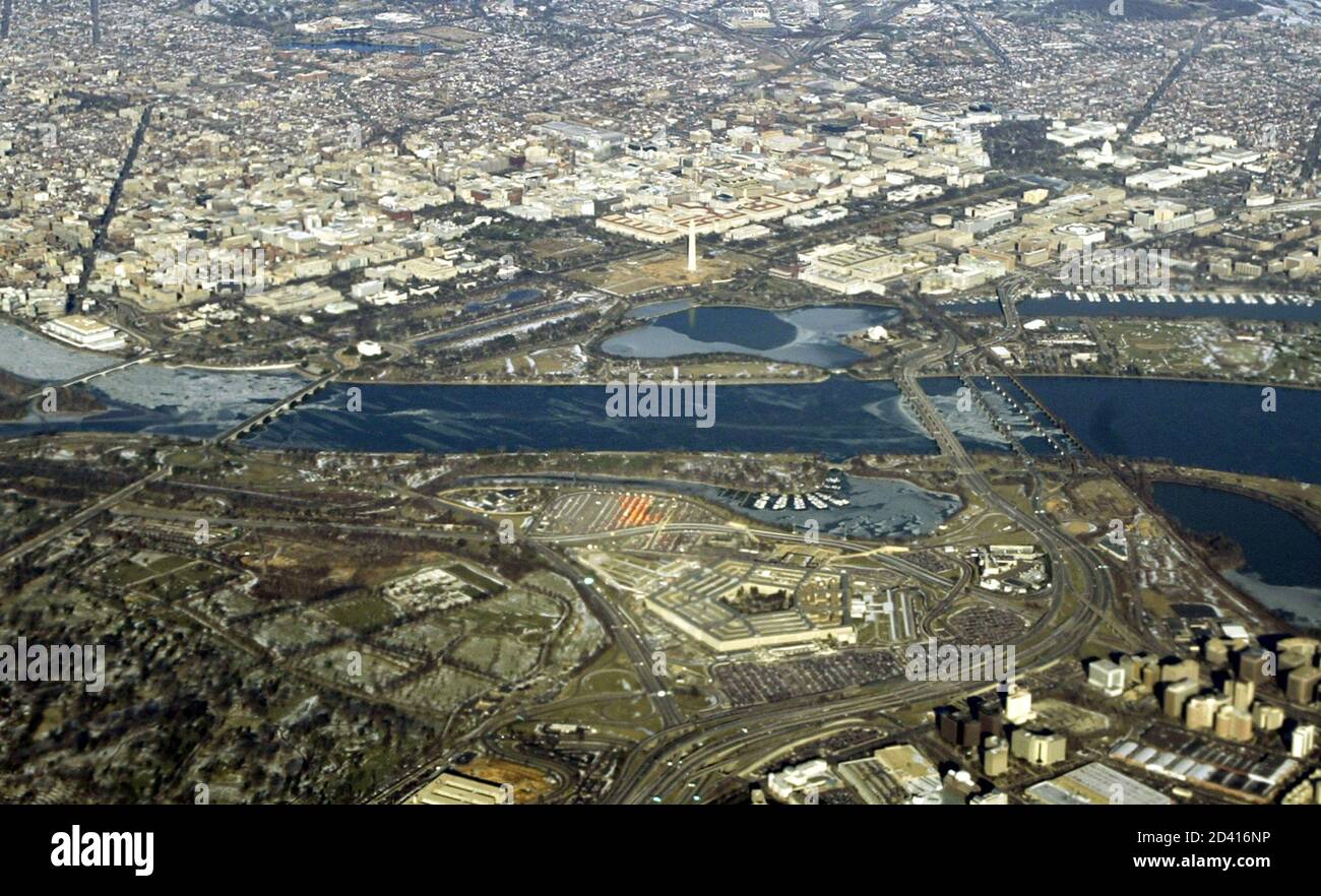 Aerial view pentagon washington dc hi-res stock photography and images ...