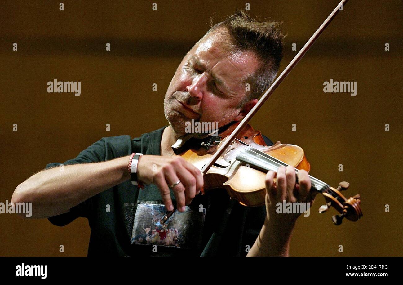 Famous british violinist nigel kennedy hi-res stock photography and ...