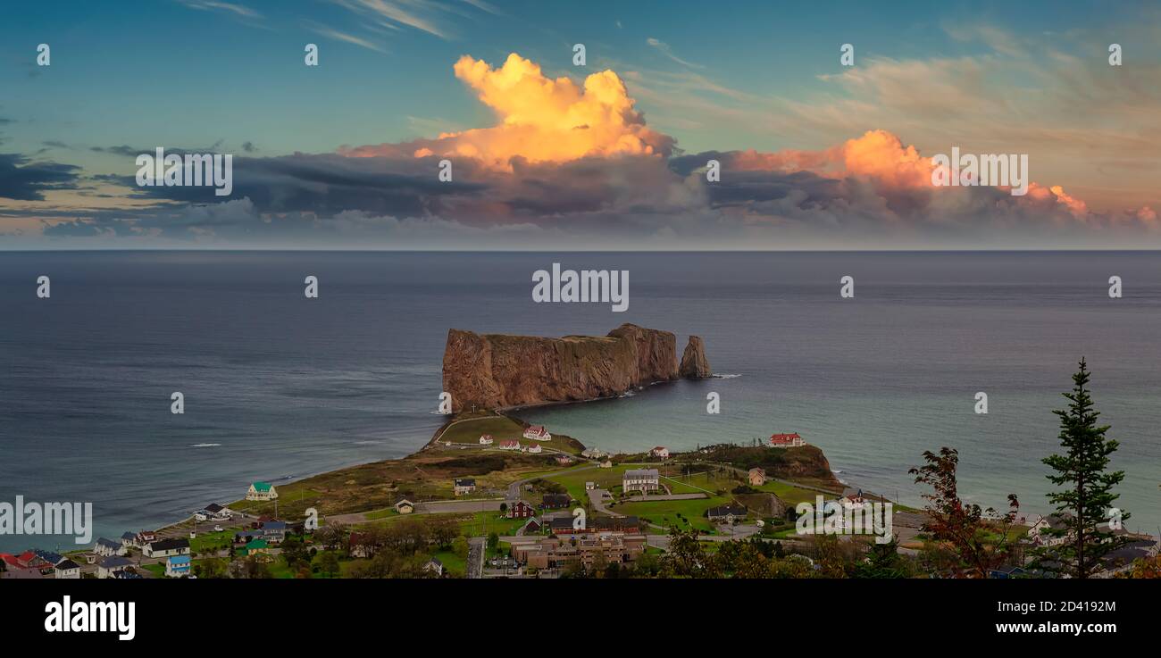 Perce rock at sunrise hi-res stock photography and images - Alamy