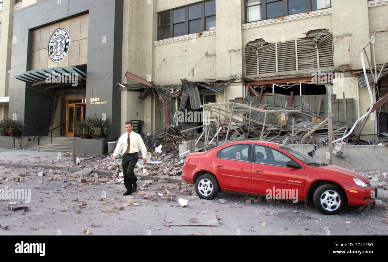 Earthquake building 2001 hi-res stock photography and images - Alamy