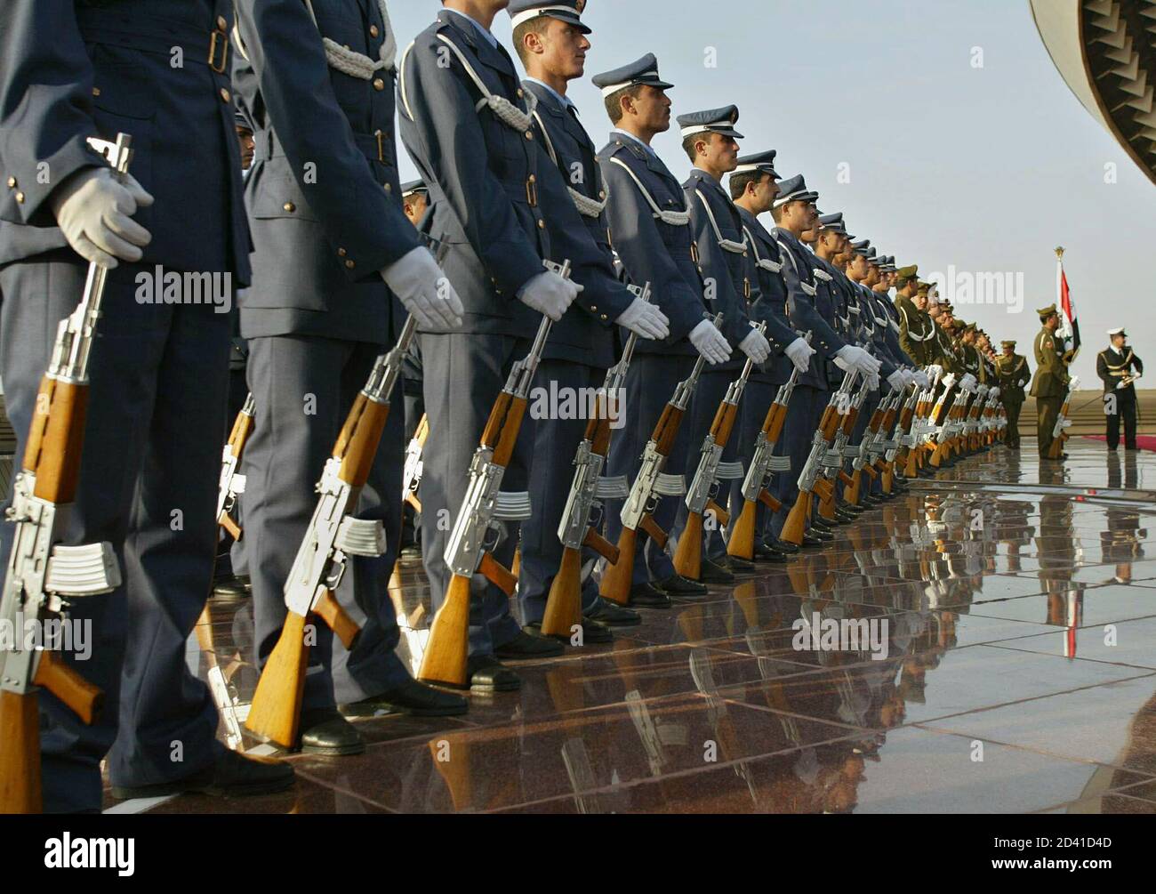 Iraqi army day ceremony hi-res stock photography and images - Alamy