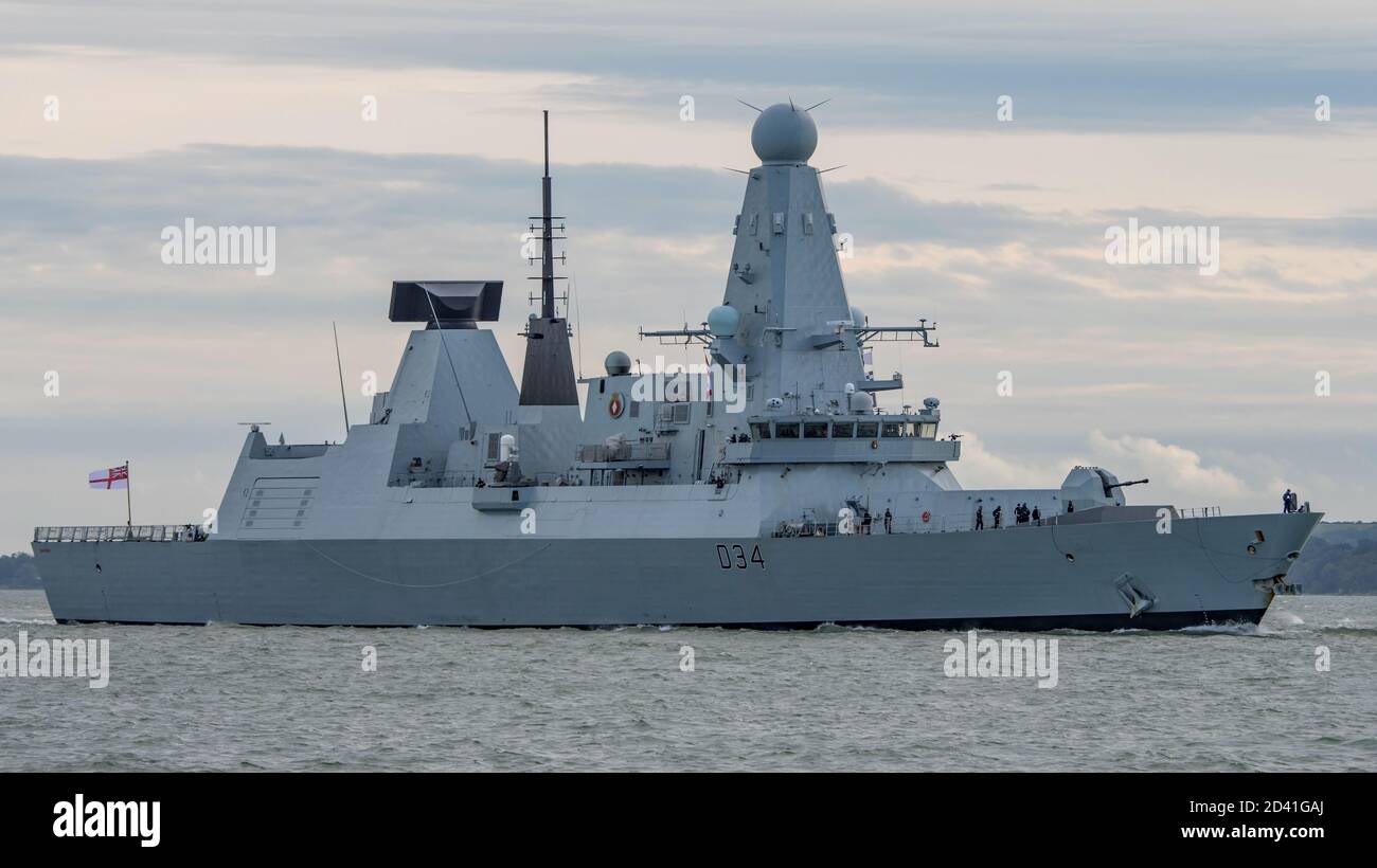 Royal navy destroyer hms diamond hi-res stock photography and images ...