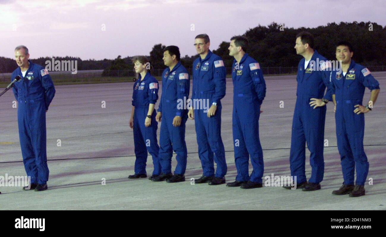 William mcarthur astronaut hi-res stock photography and images - Alamy