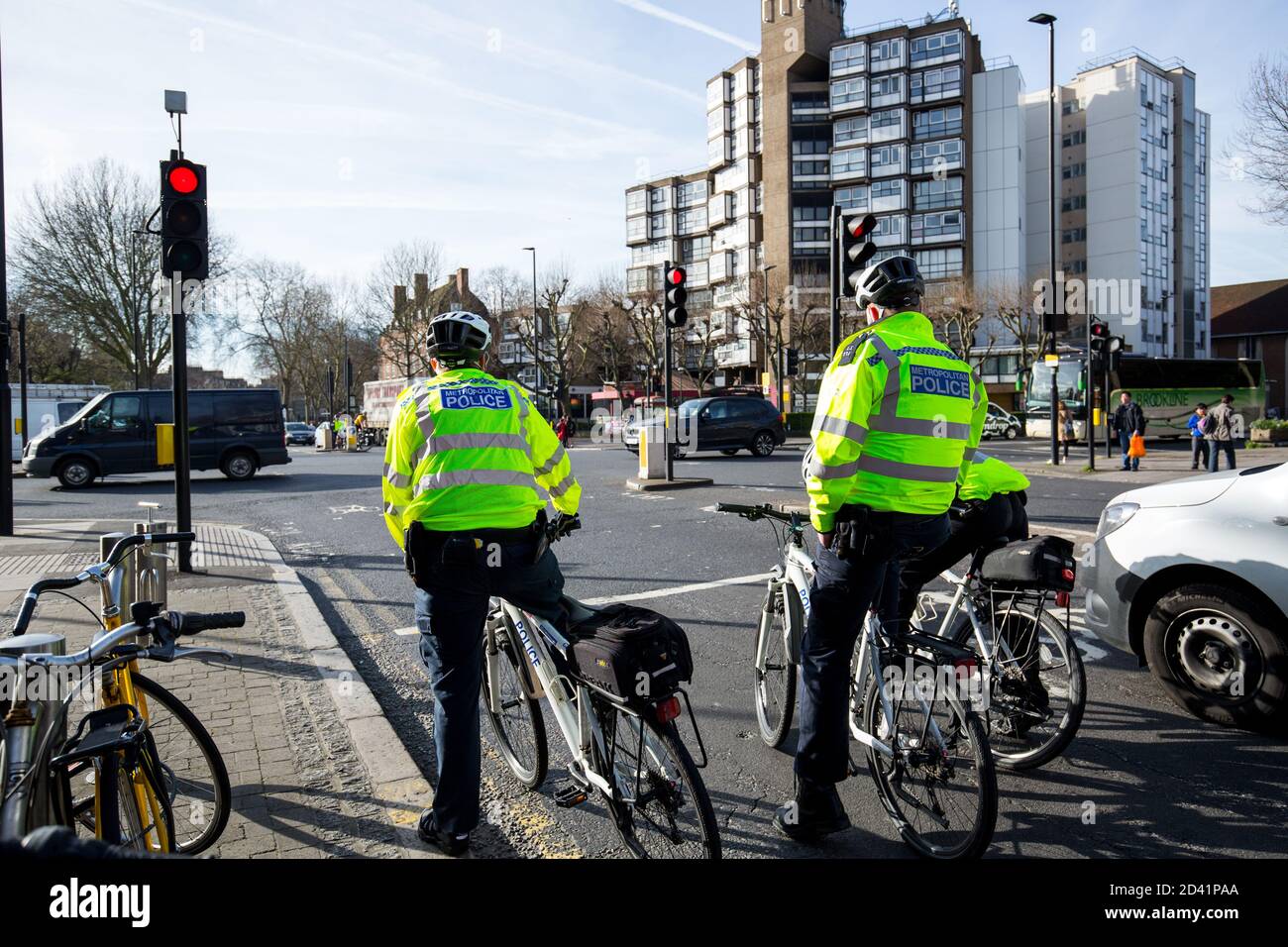 London, Uk 21 June 20197: police stop at the traffic light on a bicycle ...