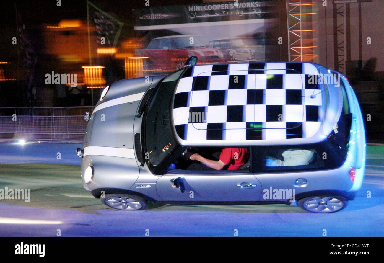 Mini cooper s 2003 hi-res stock photography and images - Alamy