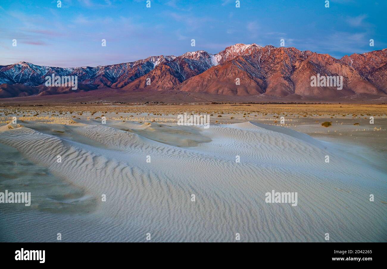 Olancha Dunes at California's Eastern Sierra Stock Photo - Alamy