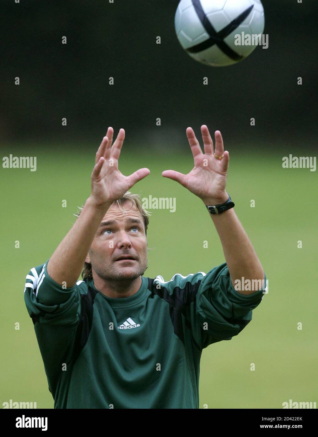 Referee anders frisk hi-res stock photography and images - Alamy