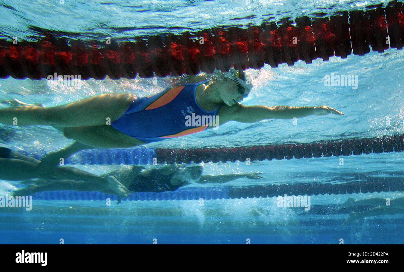 Olympic freestyle swimming underwater hi-res stock photography and ...