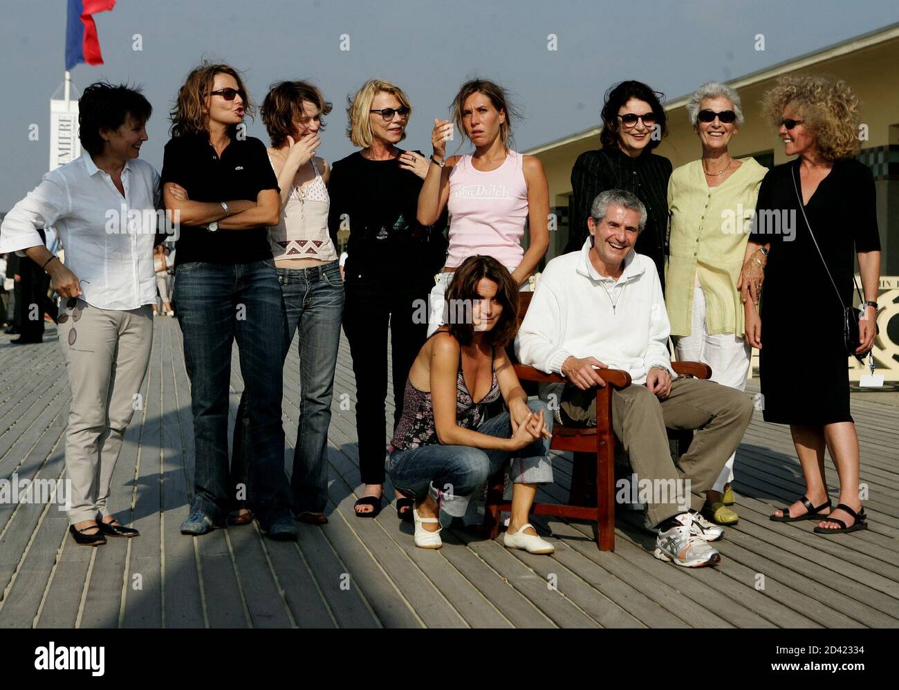 Singer lio hi-res stock photography and images - Alamy